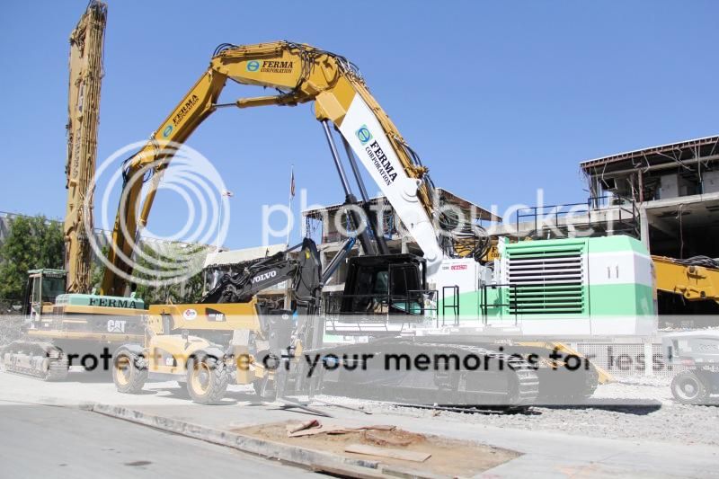 Downtown Plaza Demo - Ferma Corp. Pic Heavy - General Topics - DHS Forum